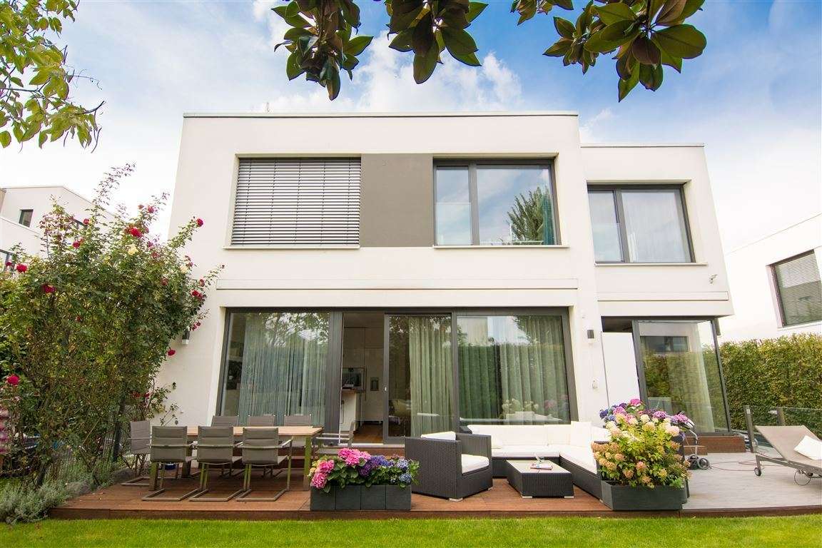 Traumhafte Familien-Villa in schöner Villenringlage "Weiße Stadt" F ...